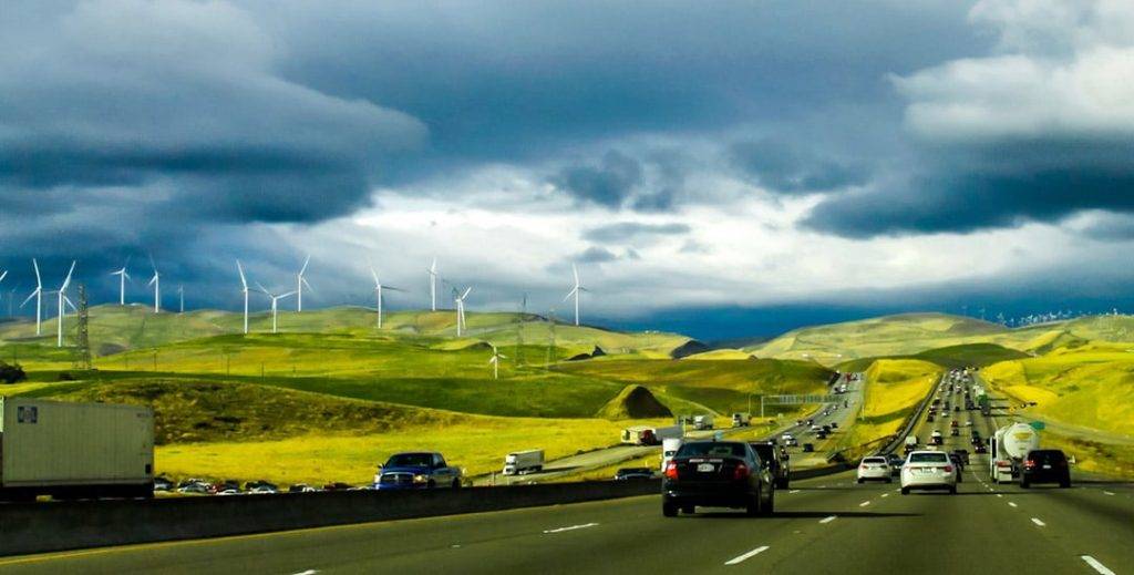 Handling an RV - RV Handling in High Winds - Drive Weather